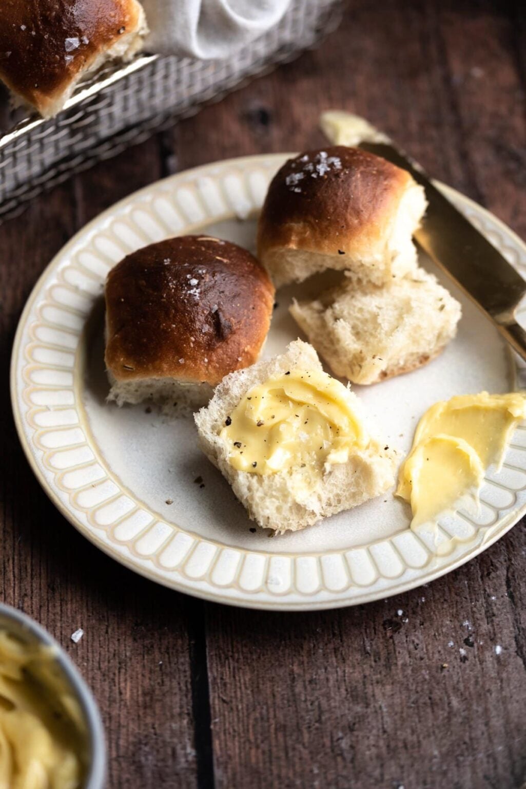 Light and Fluffy Rosemary Dinner Roll Recipe - The G & M Kitchen