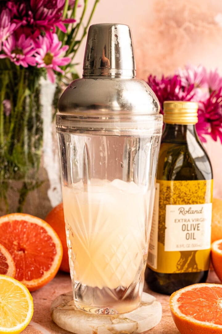 Grapefruit Olive Oil Martini - The G & M Kitchen